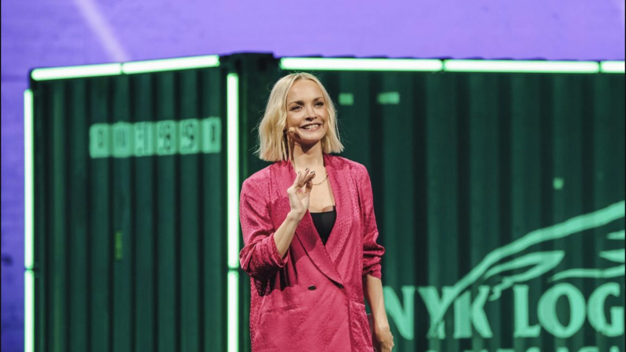 Janin Ullmann | LEADING MINDS